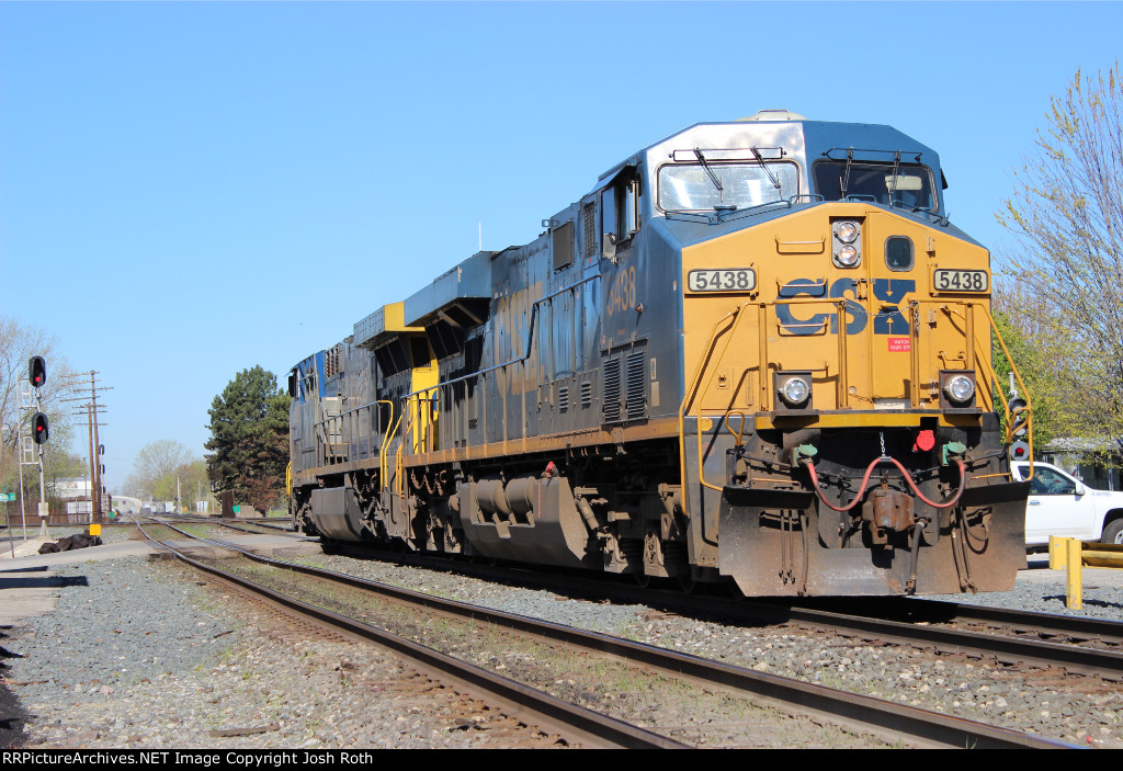 CSX 5438 & CSX 5001